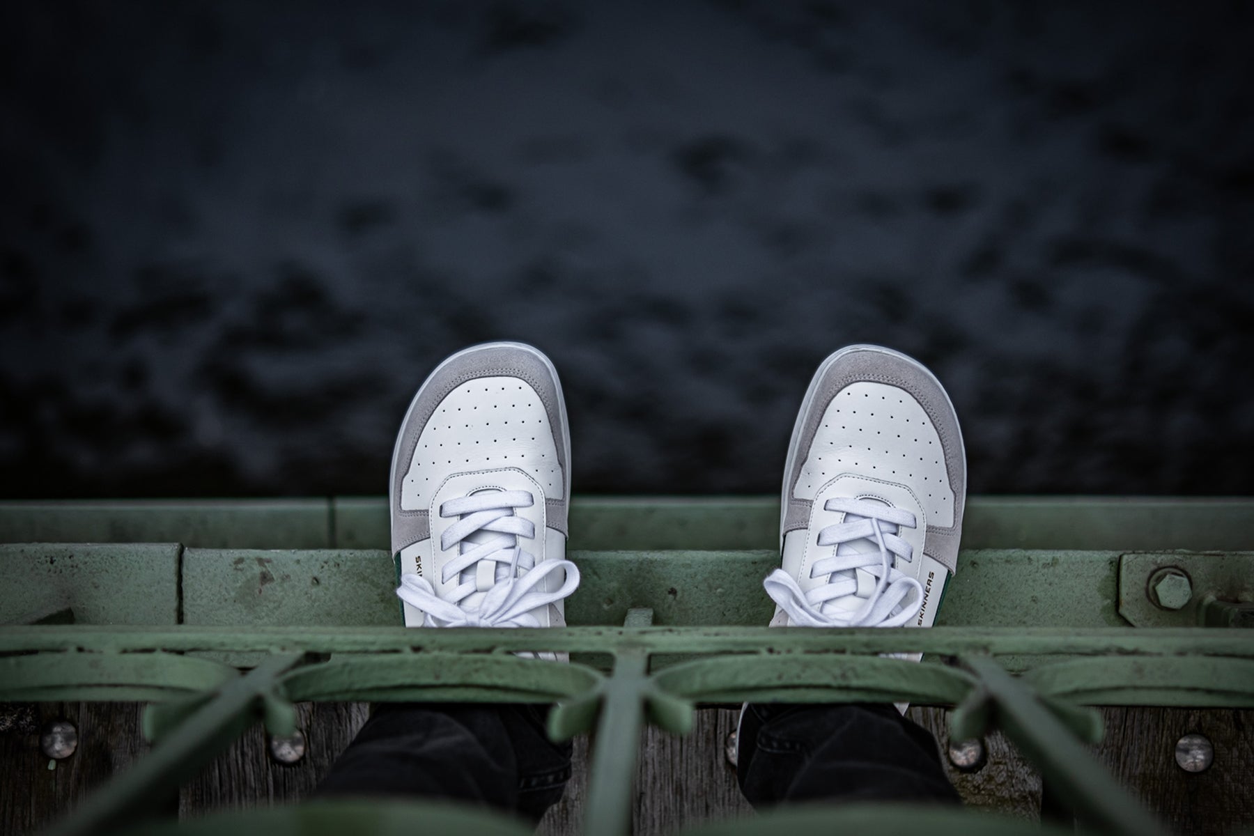 How to switch to barefoot shoes? A complete guide for beginners.